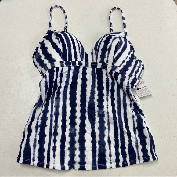 Athleta | Swim | Athleta Wave Break Molded Cup Tankini Swim Top Nwt ...